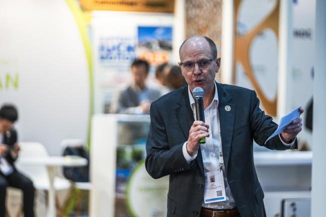 Ross Hampton_Connecting forests & finance_IUCNBusinessSummit_11Oct25 ...